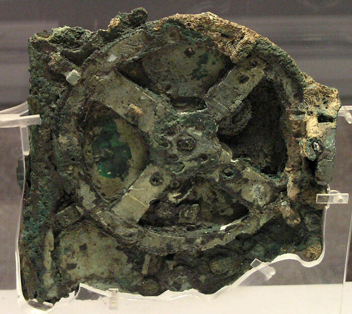 38 well-known artifacts that revealed important historical information