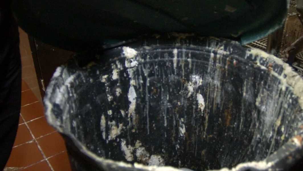 12 warning signs of unsafe food stands