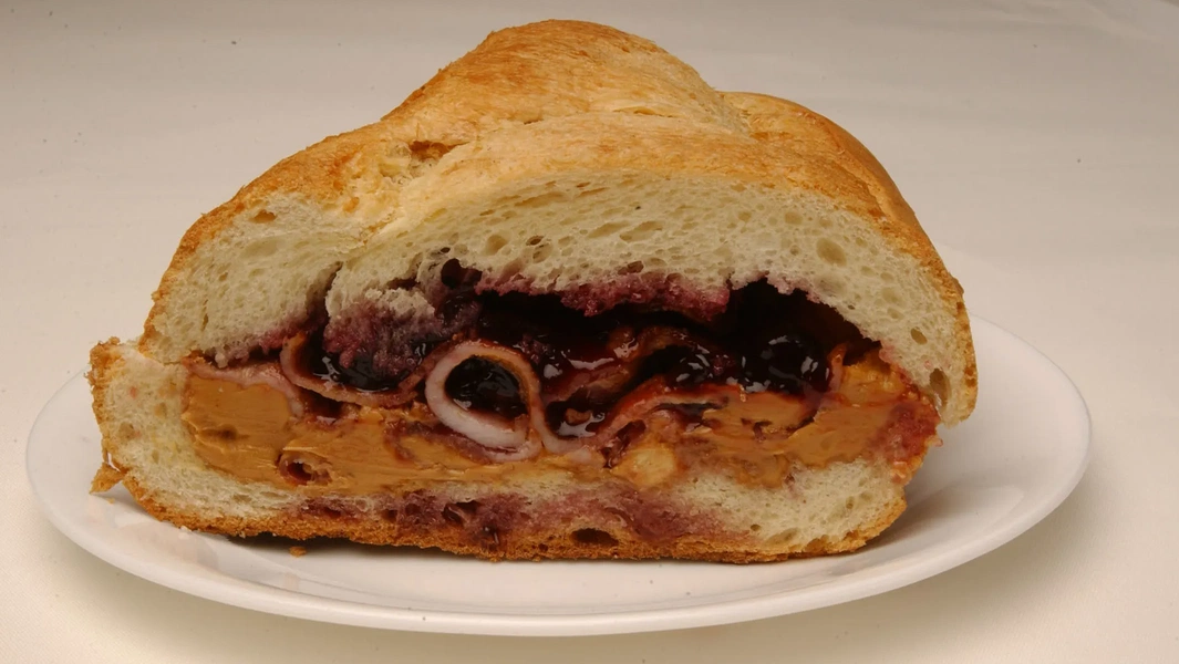 17 favorite foods and drinks of Elvis Presley