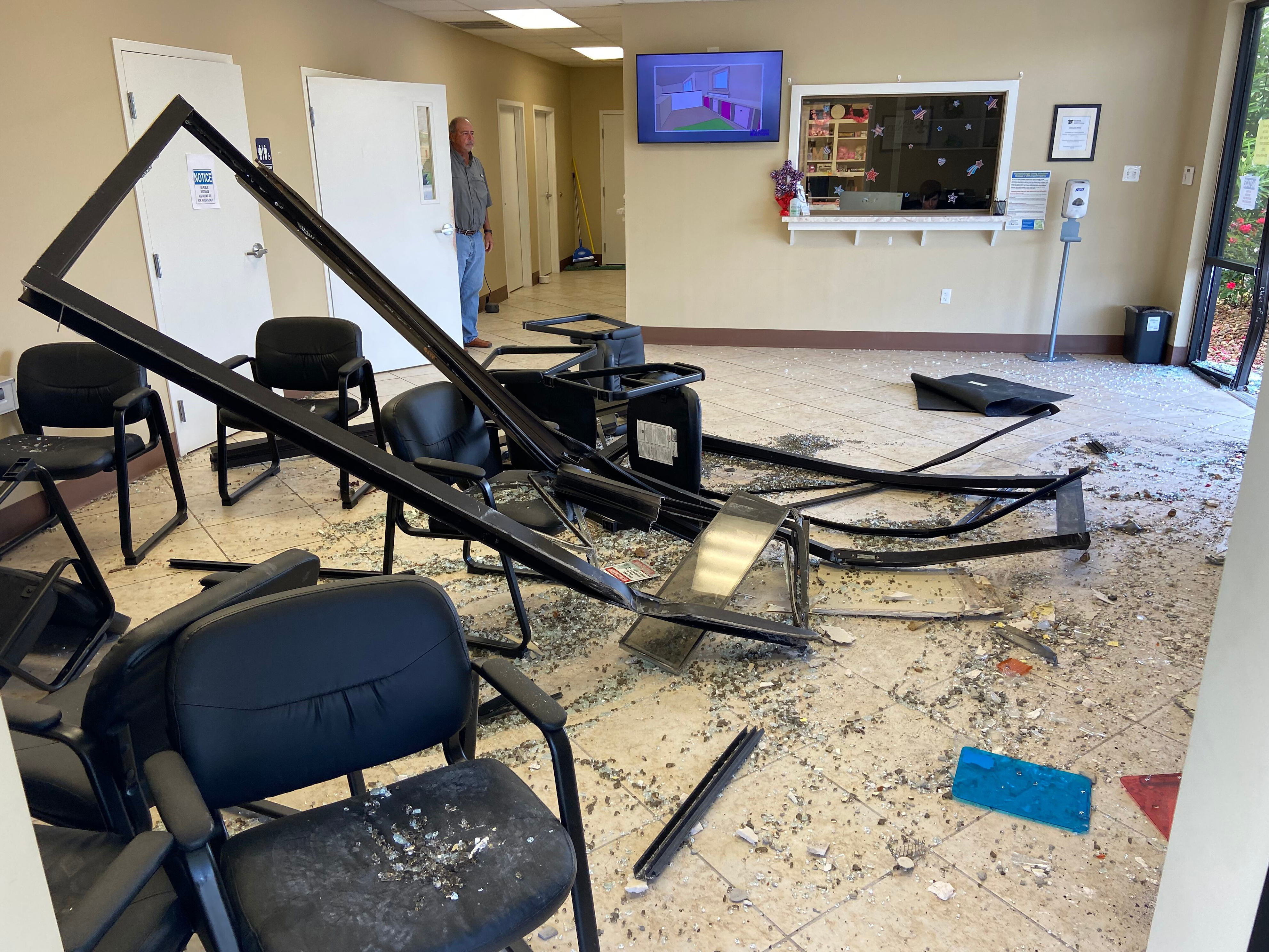 Vehicle crashes into Rapides Community Health Center on North Bolton Ave