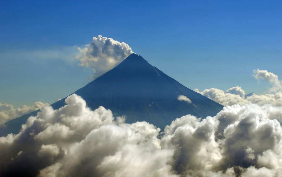 Harvard physicist says UFO over volcano was likely satellite