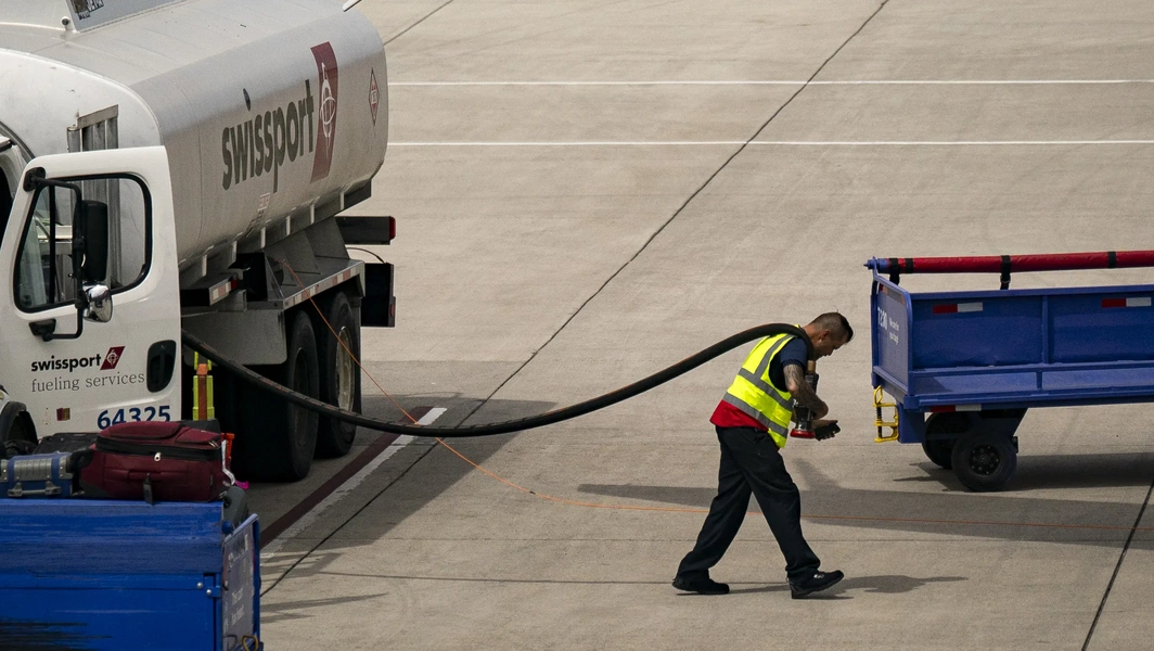 Jet fuel price cut for international flights, domestic rates steady