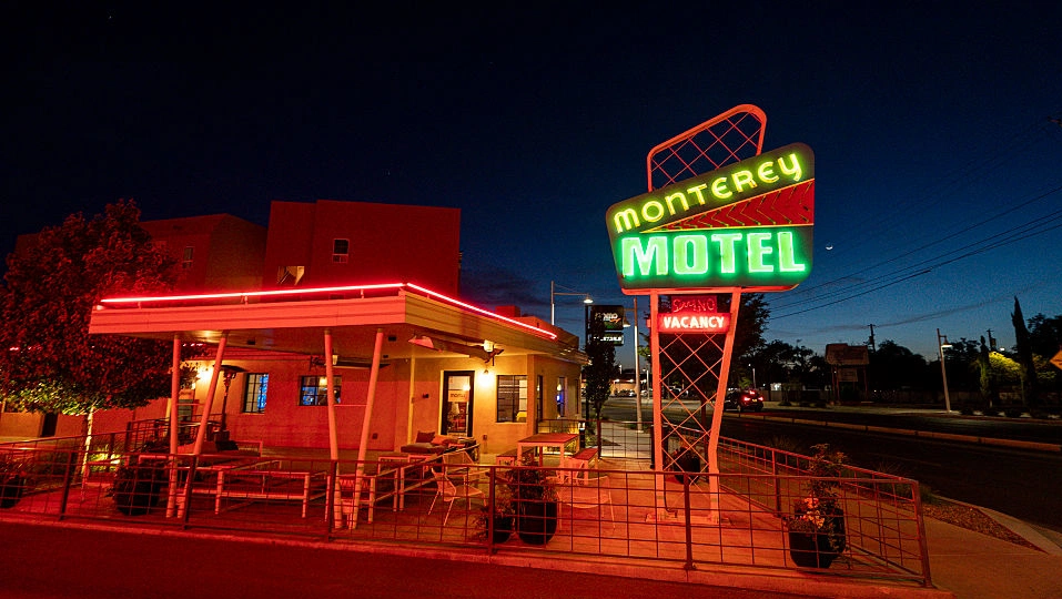 14 iconic roadside attractions of the 1960s