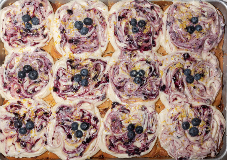 A growing cinnamon roll pop-up takes over Fat + Flour’s space in Grand ...