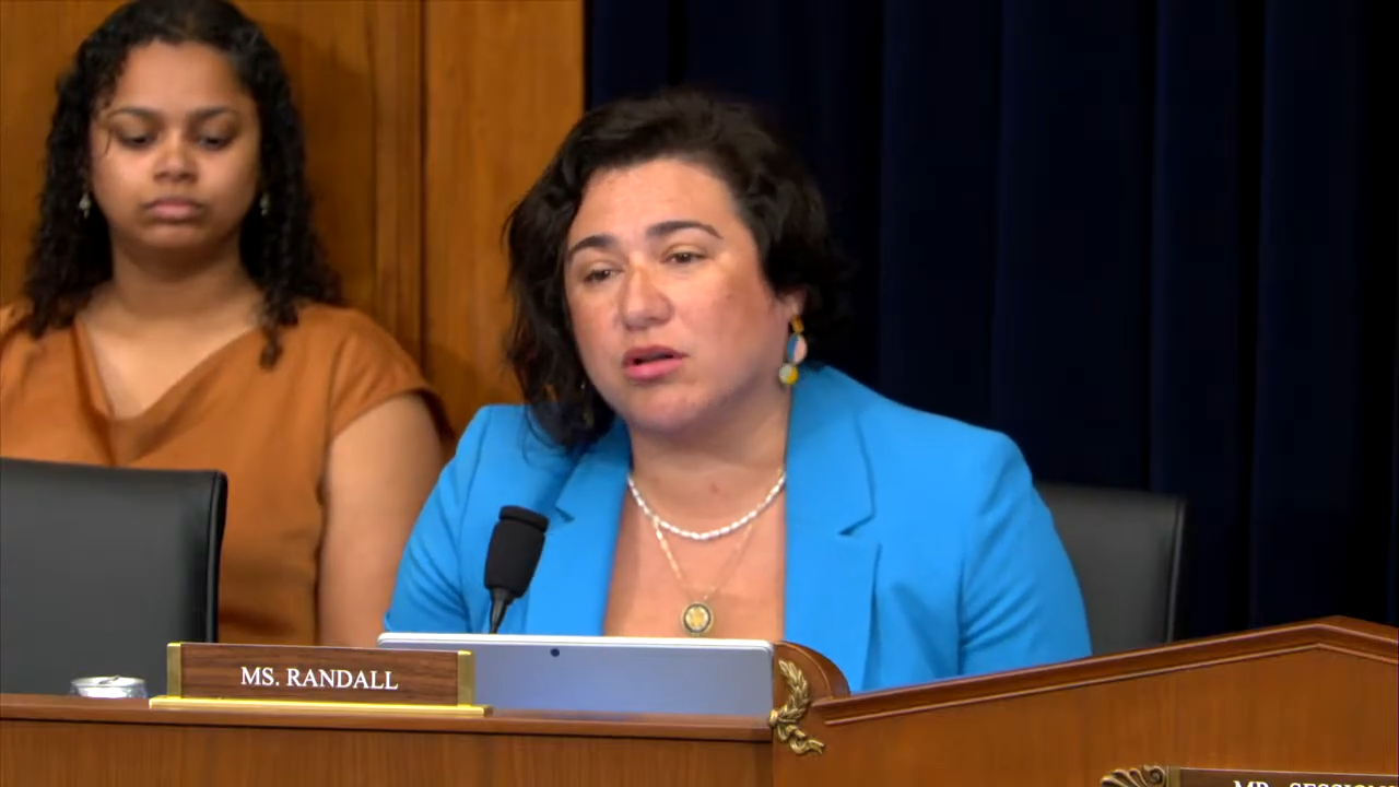 'Trump has personally profited': Rep. Emily Randall ruins GOP charade ...