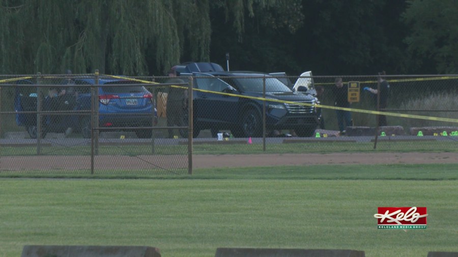 Opening statements: 'Barrage of bullets,' 'forensic mess'
