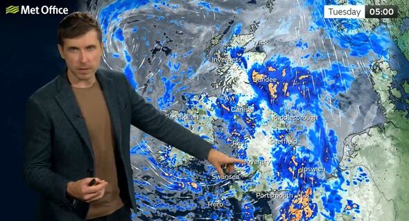 Met Office names 6 areas facing heavy rain and thunder on Tuesday ...