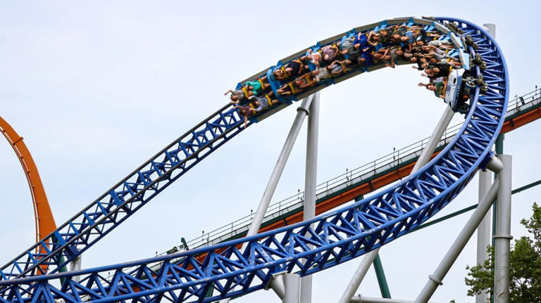 This influencer ate McDonald's on a Six Flags roller coaster — now he's ...