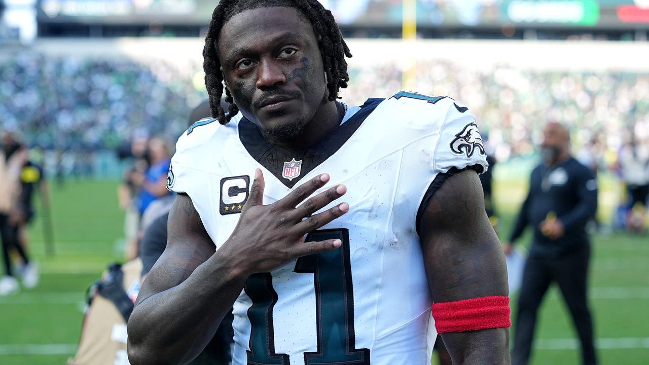 Philadelphia Eagles trade WR AJ Brown to New England Patriots for 2028 ...