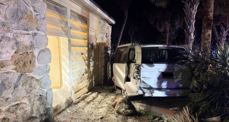 Teen driver crashes van into Venice Beach pavilion