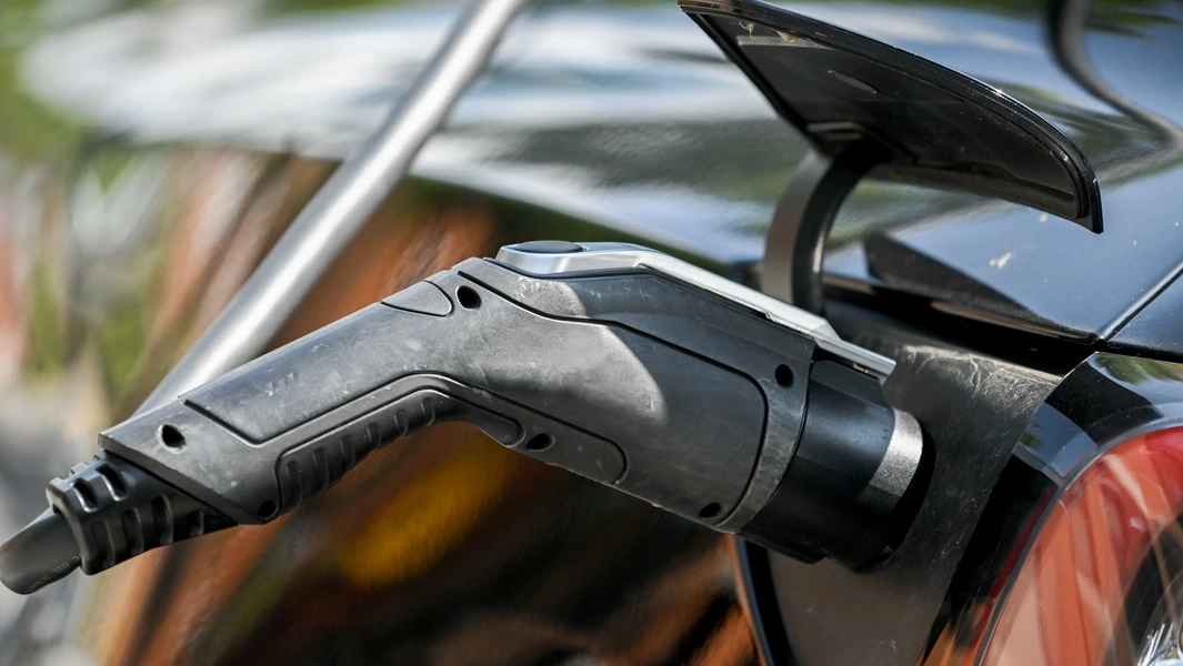 Cold-weather range loss emerges as key EV adoption hurdle in Canada
