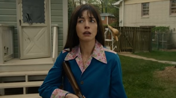 The end of Oak Street trailer: Anne Hathaway trapped in prehistoric ...