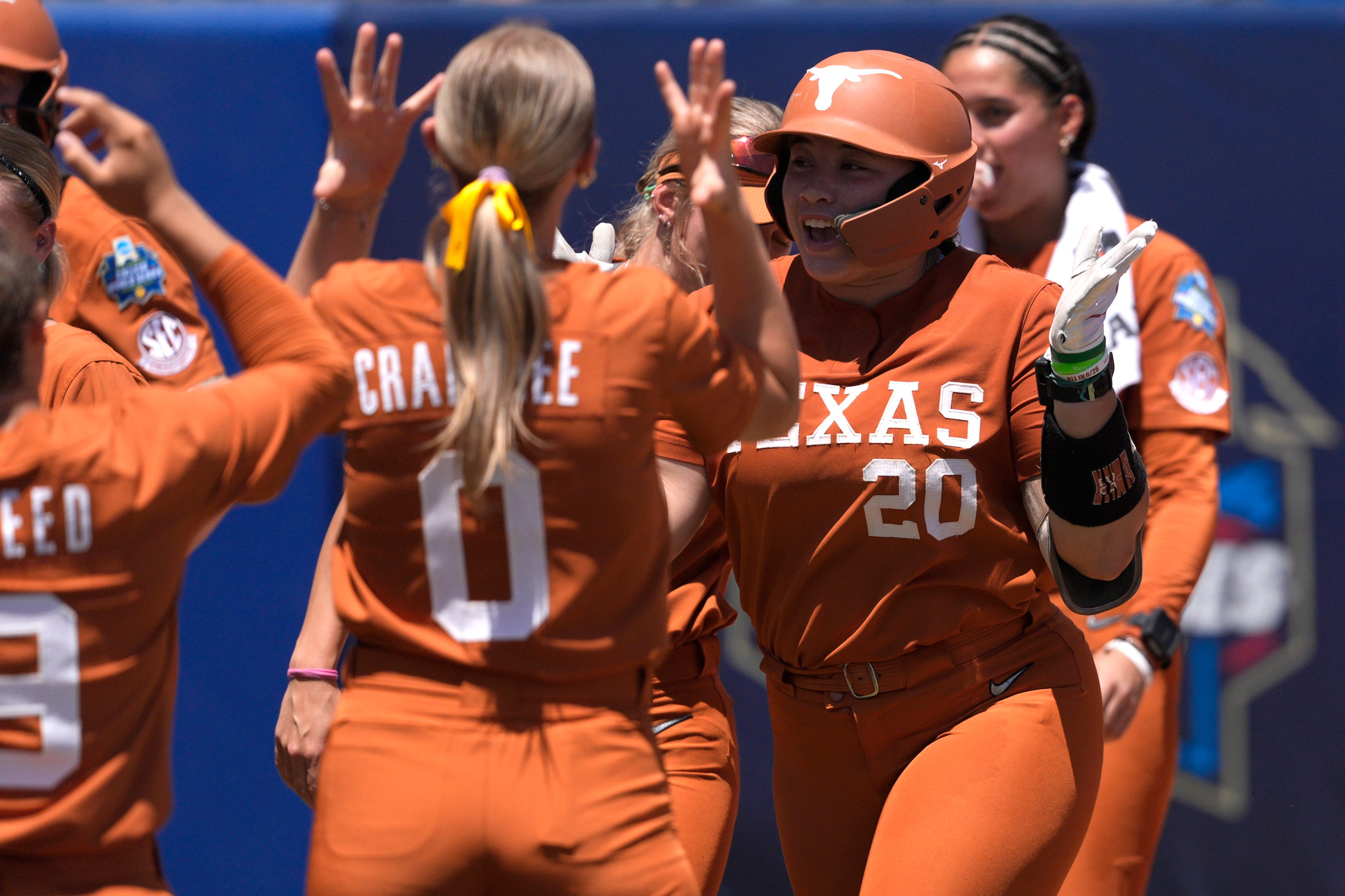 Texas softball holds off Tennessee to force winner-take-all WCWS ...