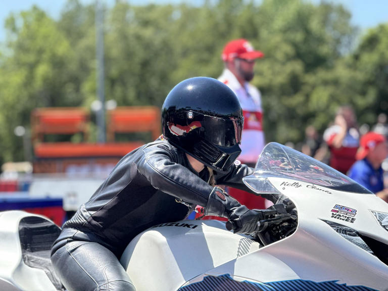 Huge crowd sees historic NHRA racing at Southern Maryland track
