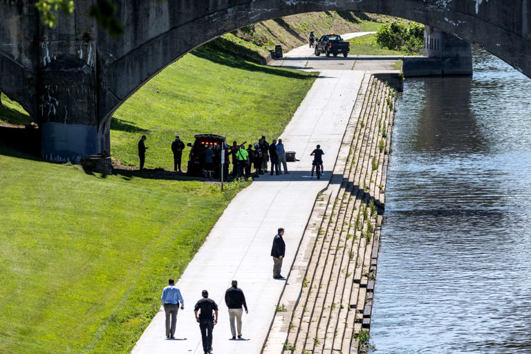 Person dies after jumping off Harrisburg bridge into Susquehanna River