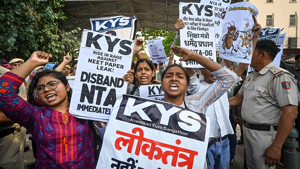 Parliamentary panel backs PM on NEET re-test amid row