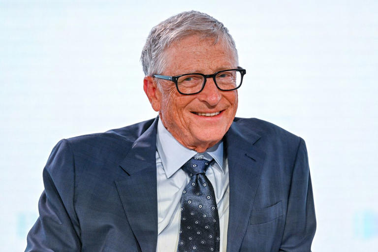 Bill Gates’s employees used custom mannequin to test different 'Mister ...