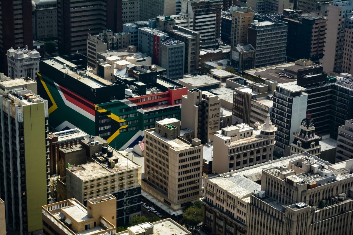 April government income grew 12.5%