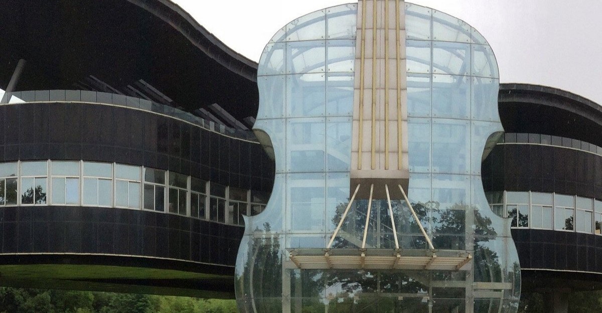 10 architectural wonders that make no sense