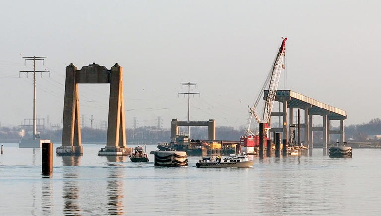 Key Bridge collapse: Lawsuit paused as Baltimore, ship owners agree to ...