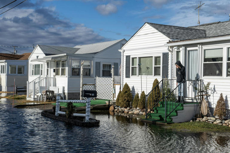 Hurricane season is here: Federal flood insurance carries 2 moral ...