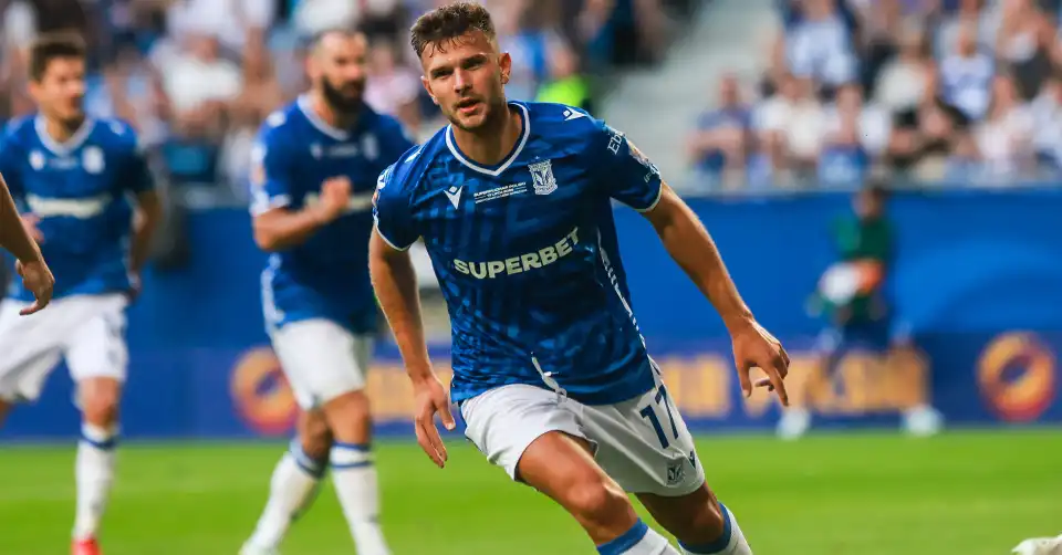 Napastnik Lecha Poznań zmienił stan cywilny. Na weselu bawili się jego ...