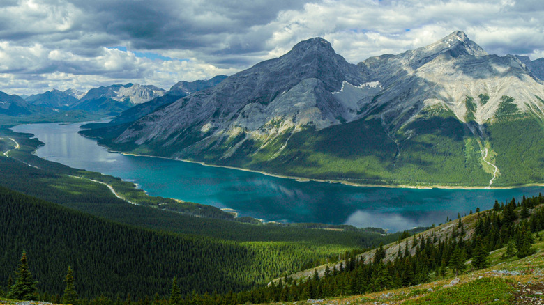 The largest lake in Canada's Kananaskis Country has scenic mountain ...
