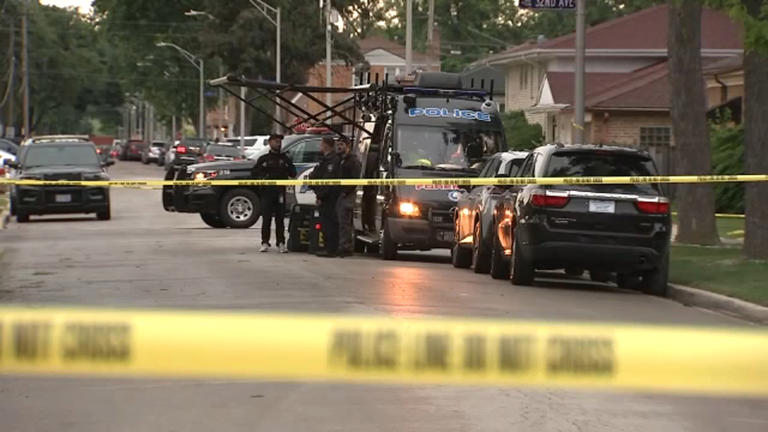 2 dead in Bellwood, fire officials say