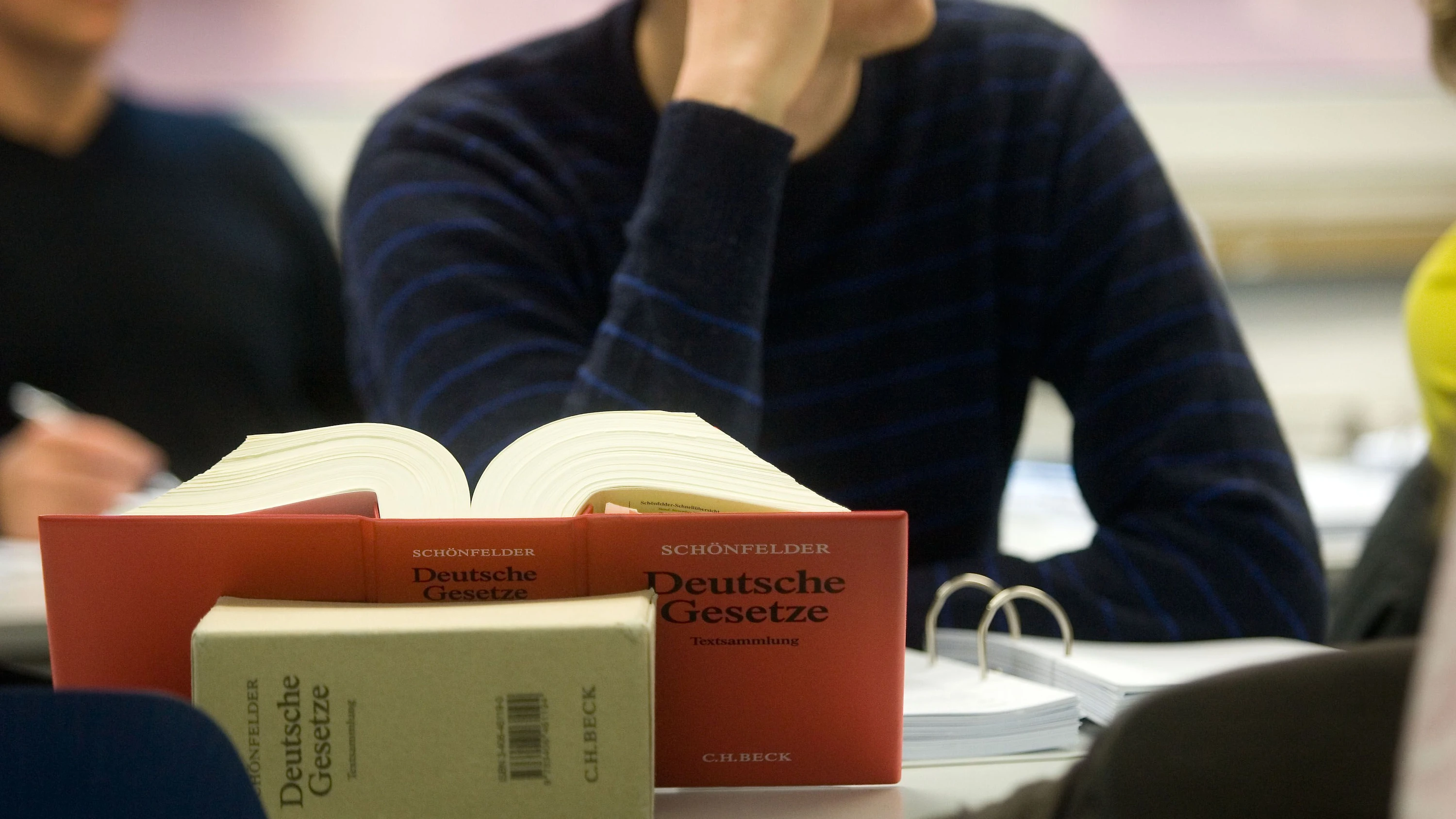 Panne bei Postversand: 24 Jura-Examensklausuren verloren gegangen