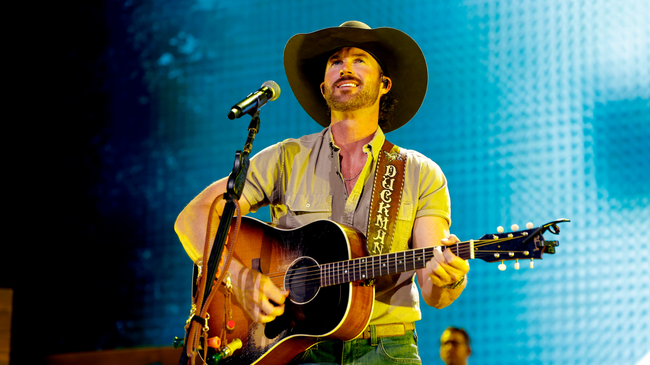 Riley Green unveils new tour destinations through late 2026 — see the dates