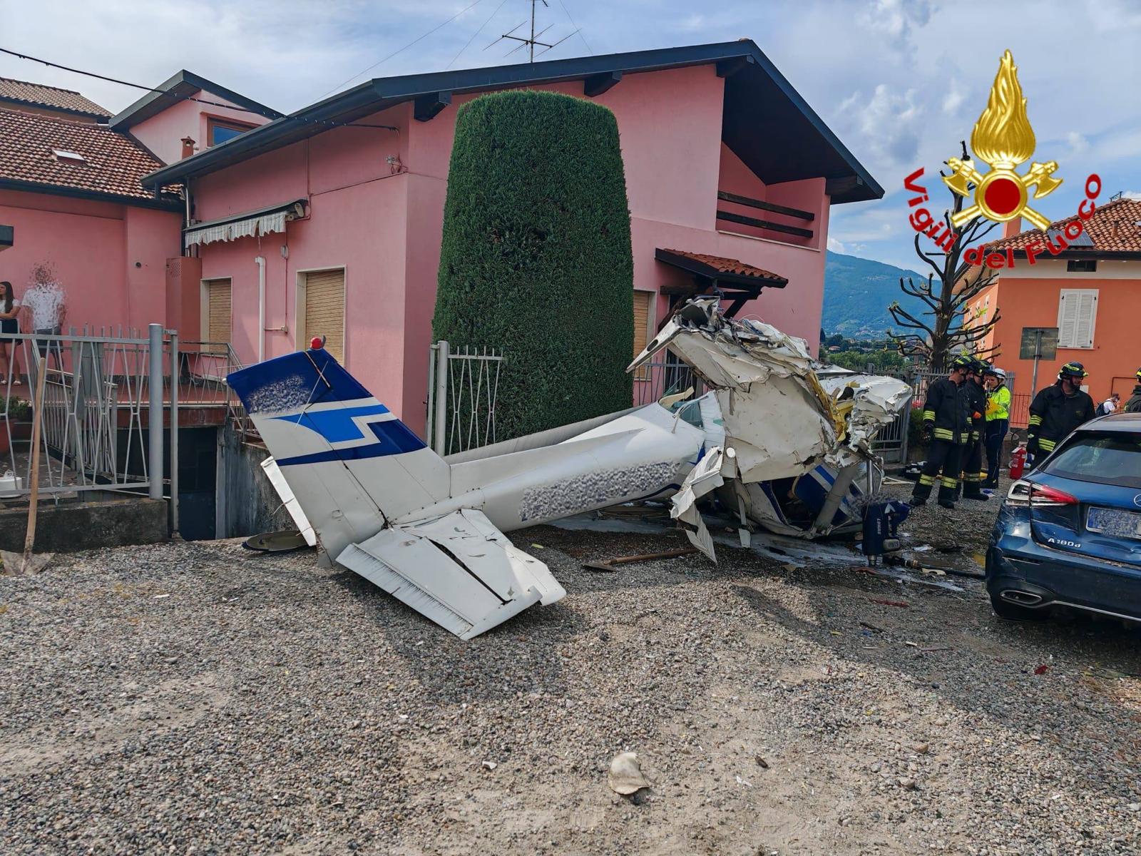 Bergamo, aereo ultraleggero cade vicino case a Valbrembo: un morto e un ...