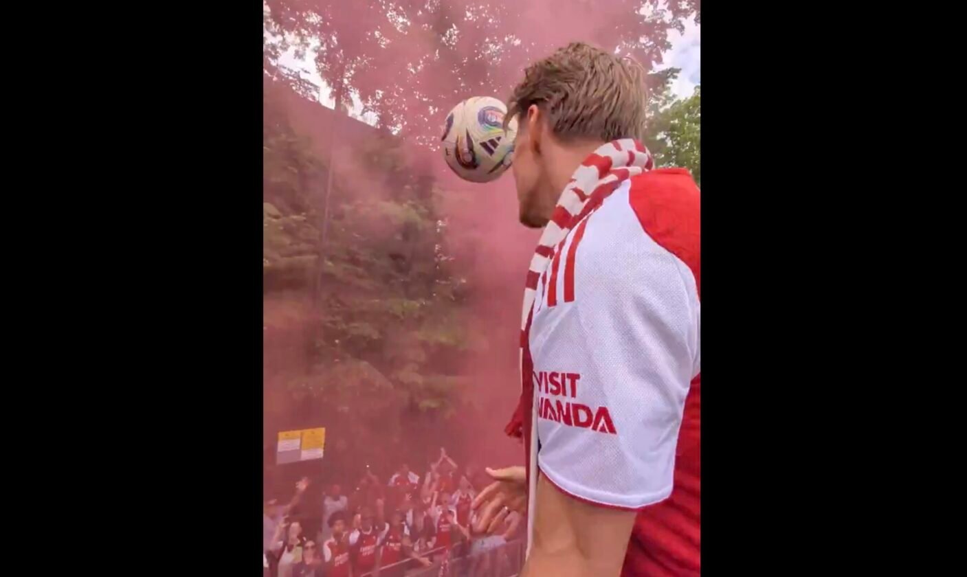 Odegaard knocks out a police officer during the parade! (Watch)