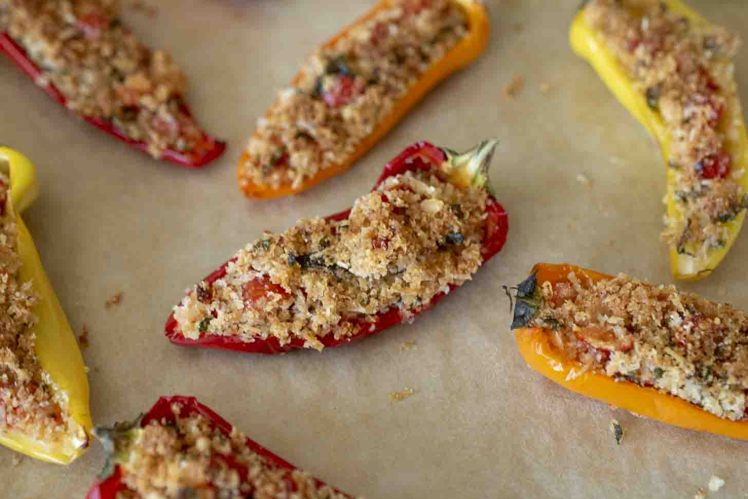 Baked stuffed mini peppers