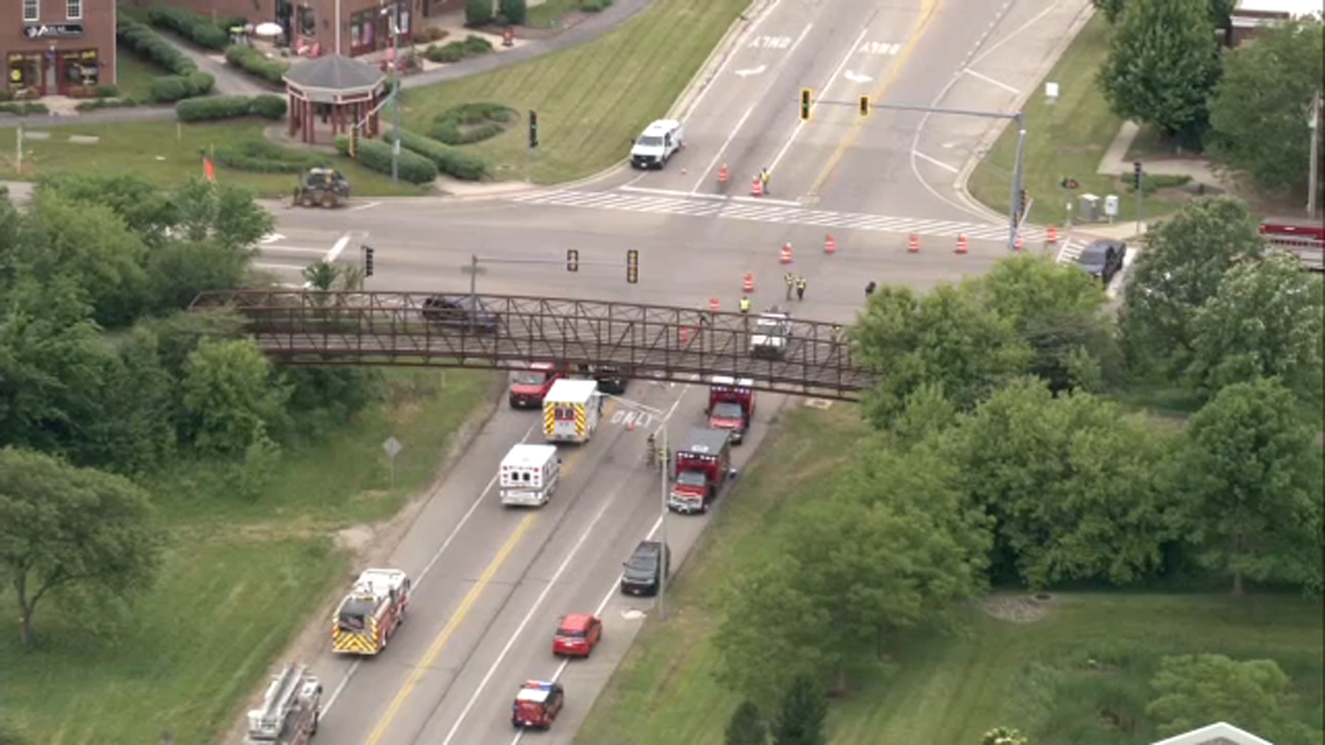 West suburban intersection reopens after gas leak, police say