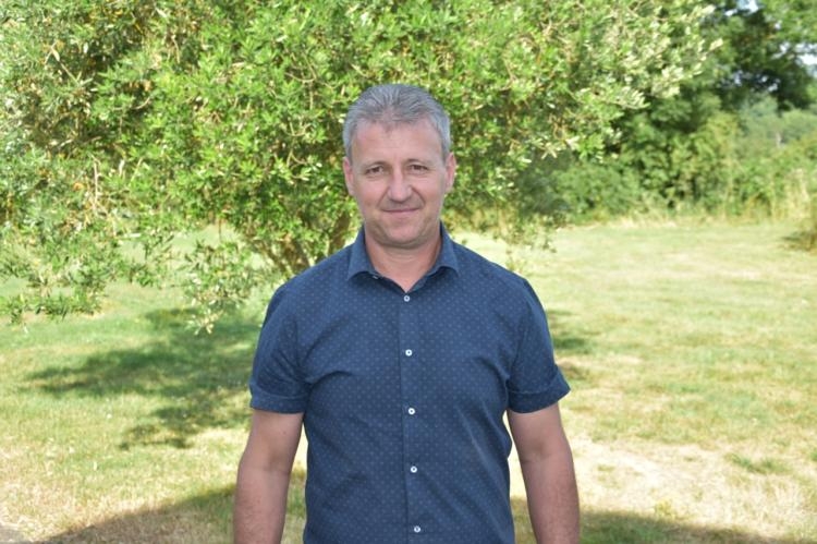 Agriculteur engagé pour la préservation du bocage en Vendée, il veut ...