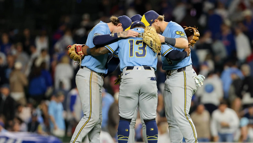 Brewers surge to NL Central lead after dominant May