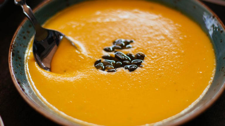 A chef says no one is spitting in your soup, but bad customers may ...