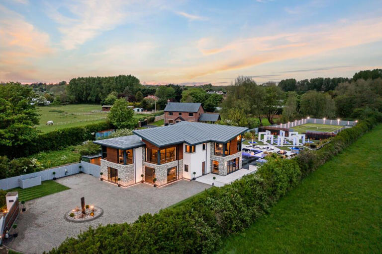 I tour a hidden £2m Fylde coast mansion for sale with a swim spa ...