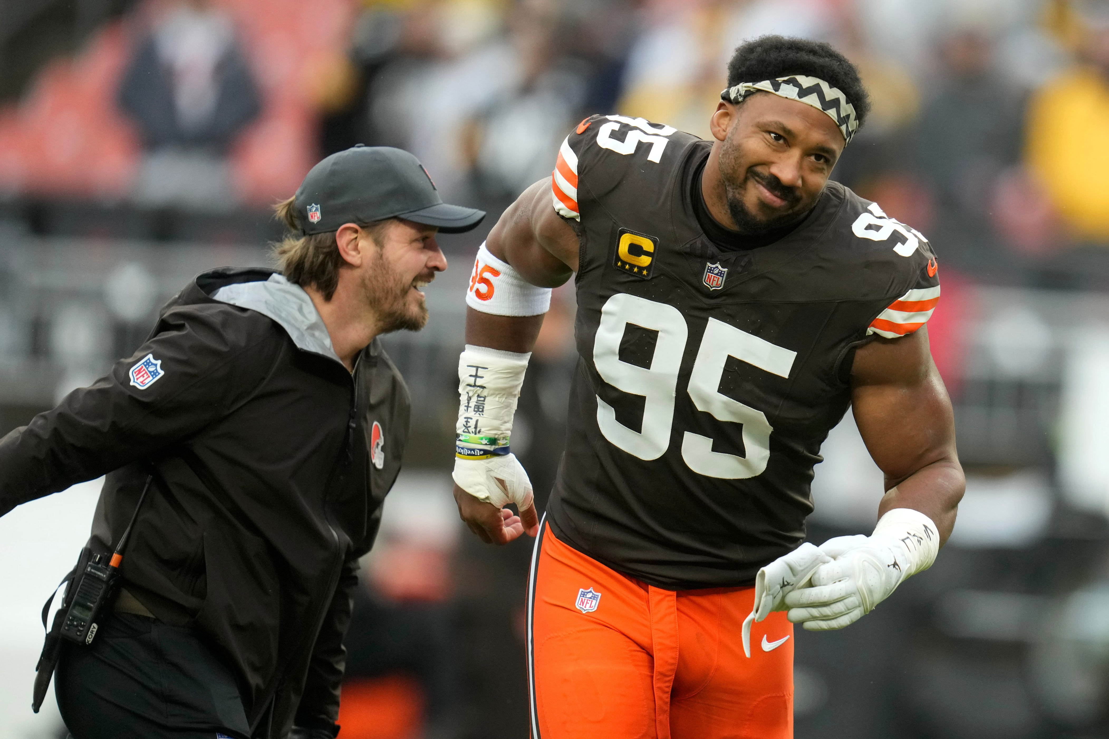 Cleveland Browns trade Myles Garrett to Rams