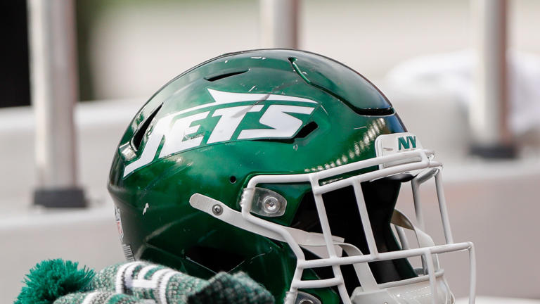 Jets sign LB Chase Wilson, WR Da'Quan Felton