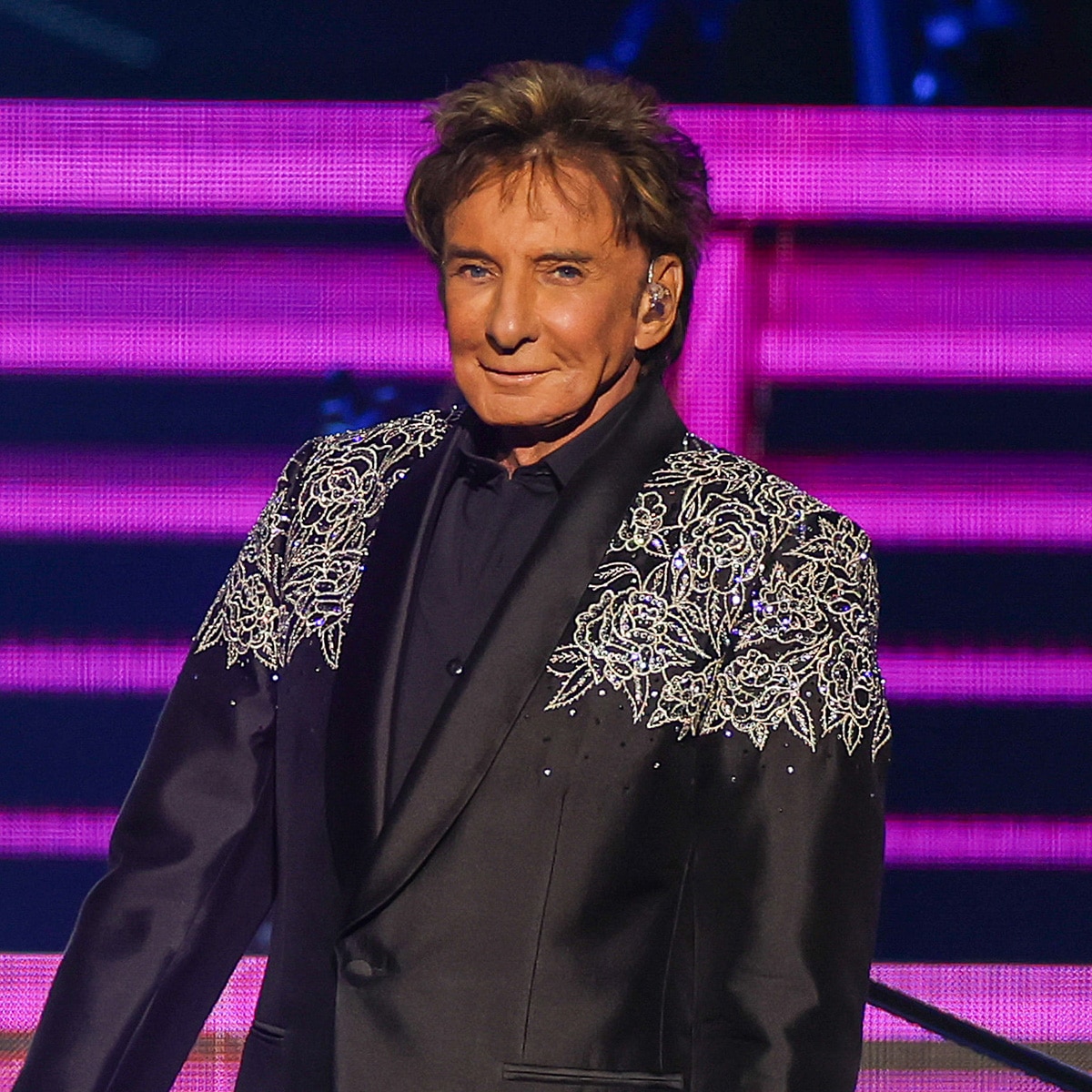 Barry Manilow shares he lost his voice after cancer treatment