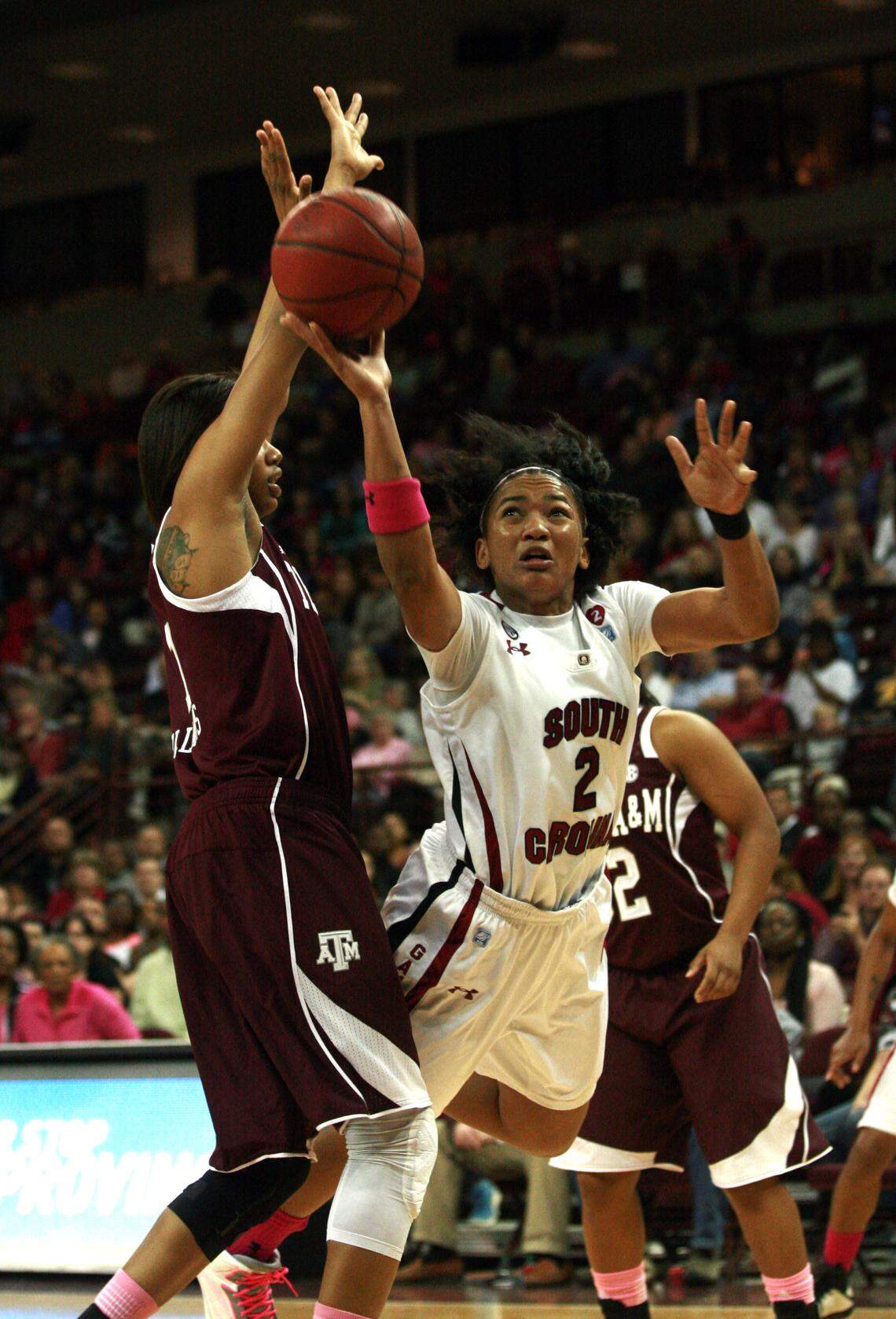 Aliyah Boston is best the USC WBB player to wear No. 4. What about 00-10?