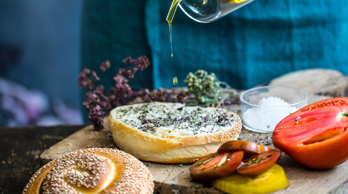 Pani cunzatu: storia, ingredienti e varianti del "pane condito" made in ...