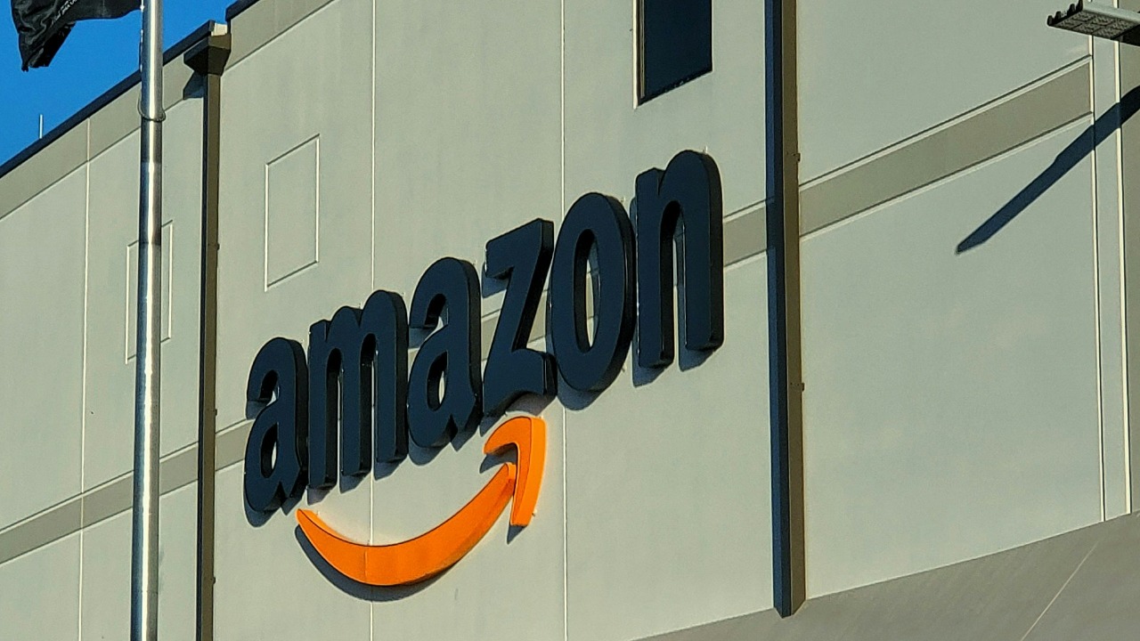 Amazon just inked a deal to buy Globalstar — the satellite operator ...