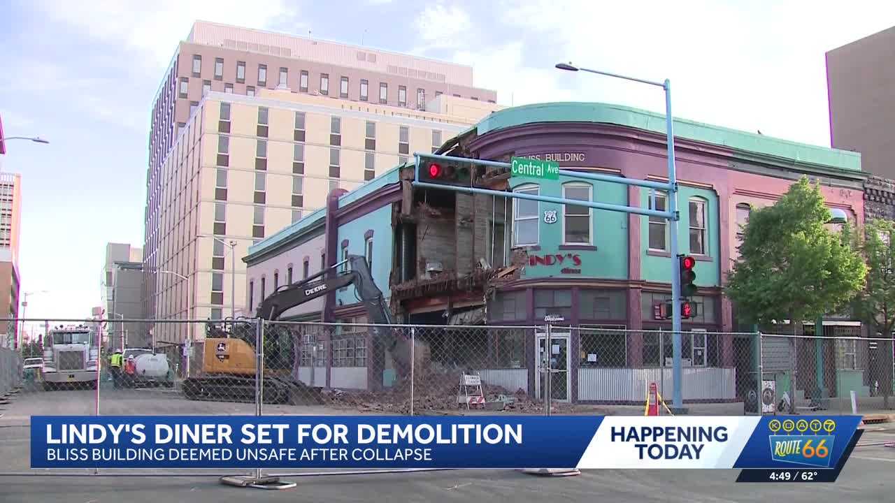 Demolition begins on former Lindy's Diner building