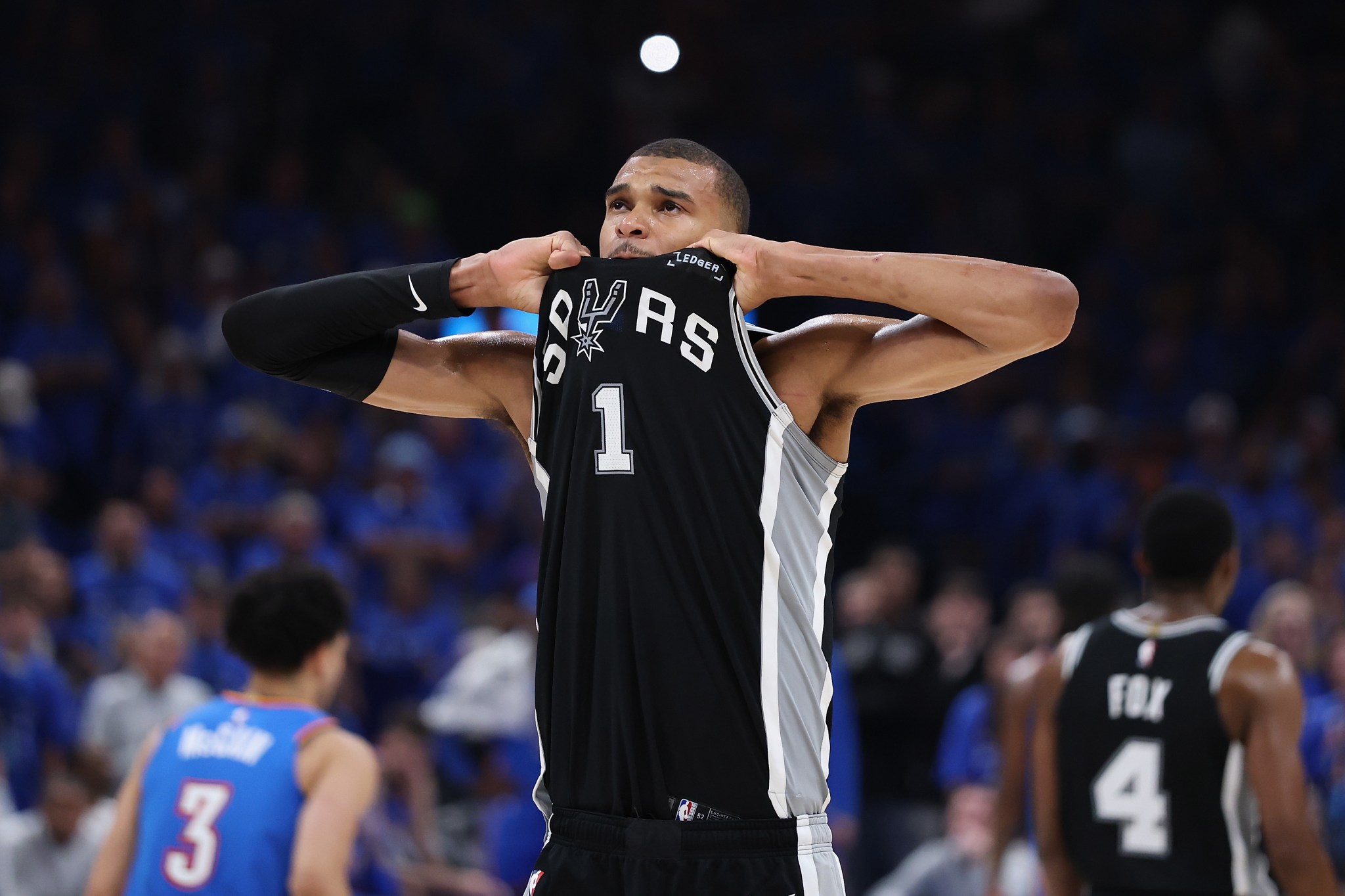 San Antonio Spurs unveil first-look photos of NBA Finals court