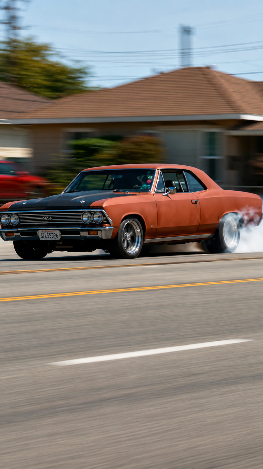 Chevelle lights up public road in massive burnout
