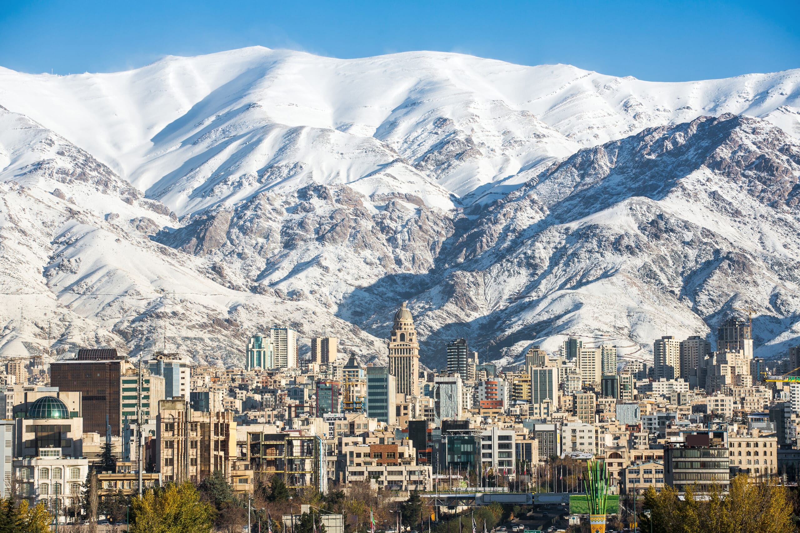 Iran : après 270 milliards de dollars de destructions, le défi colossal ...