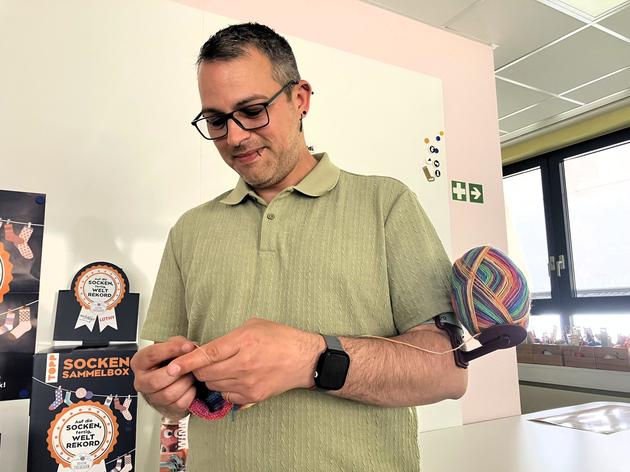 Socken-Weltrekord geplant: Charity-Stricknadel aus dem Hause Addi ...
