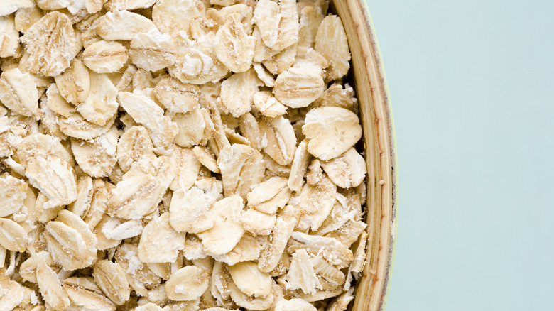 How rolled oats differ from instant and steel-cut varieties